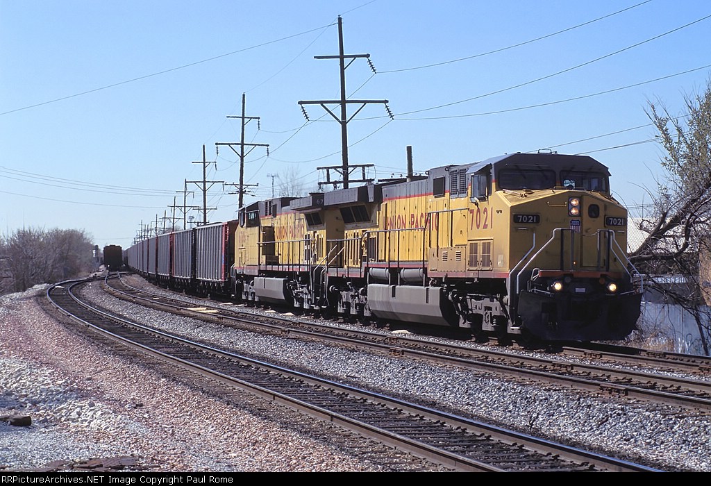UP 7021, GE AC4460CW Convertible, working eastbound coal loads on the CCP at Hawthorne Yard